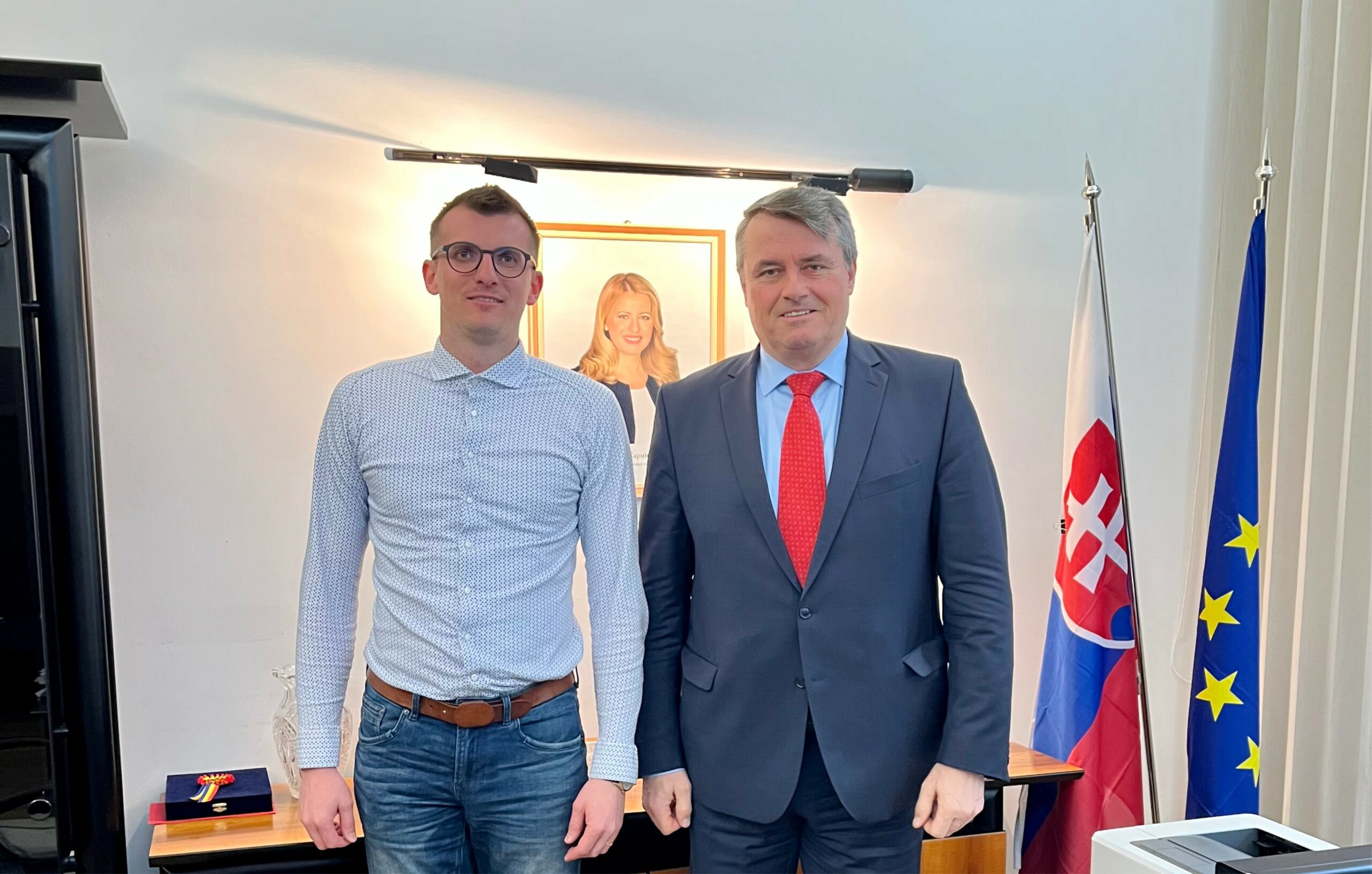 Meeting at the Romanian Ministry of National Defence - Tree of peace ...