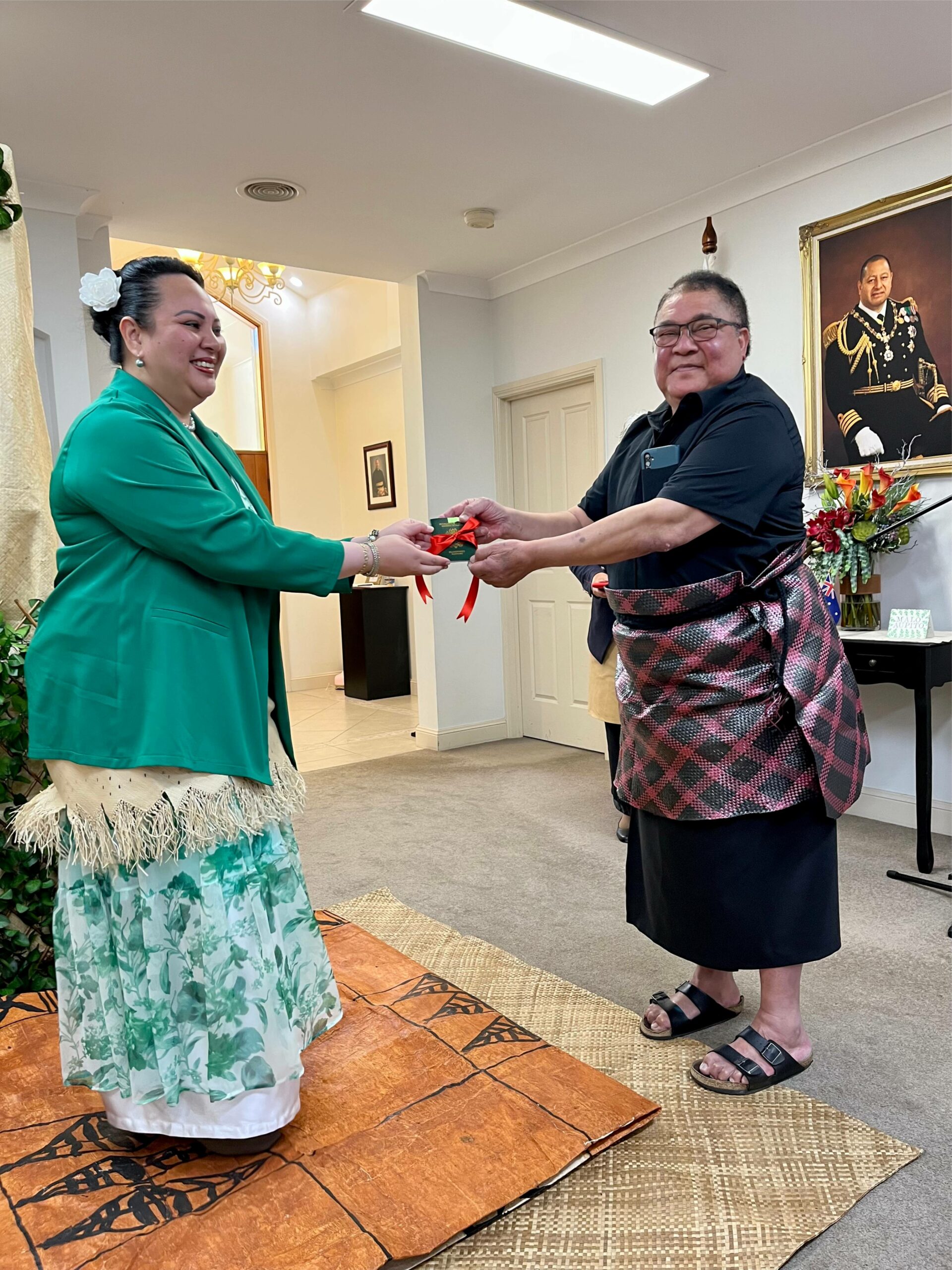 HRH Princess Lātūfuipeka Tukuʻaho awarded the Servare et Manere high ...